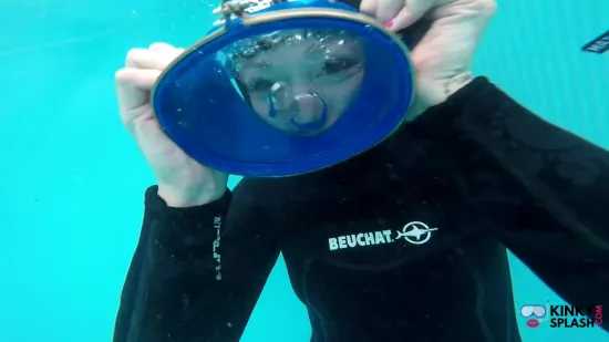 Underwater Dive Mask Filling in Various Masks - Sex Movies Featuring ...