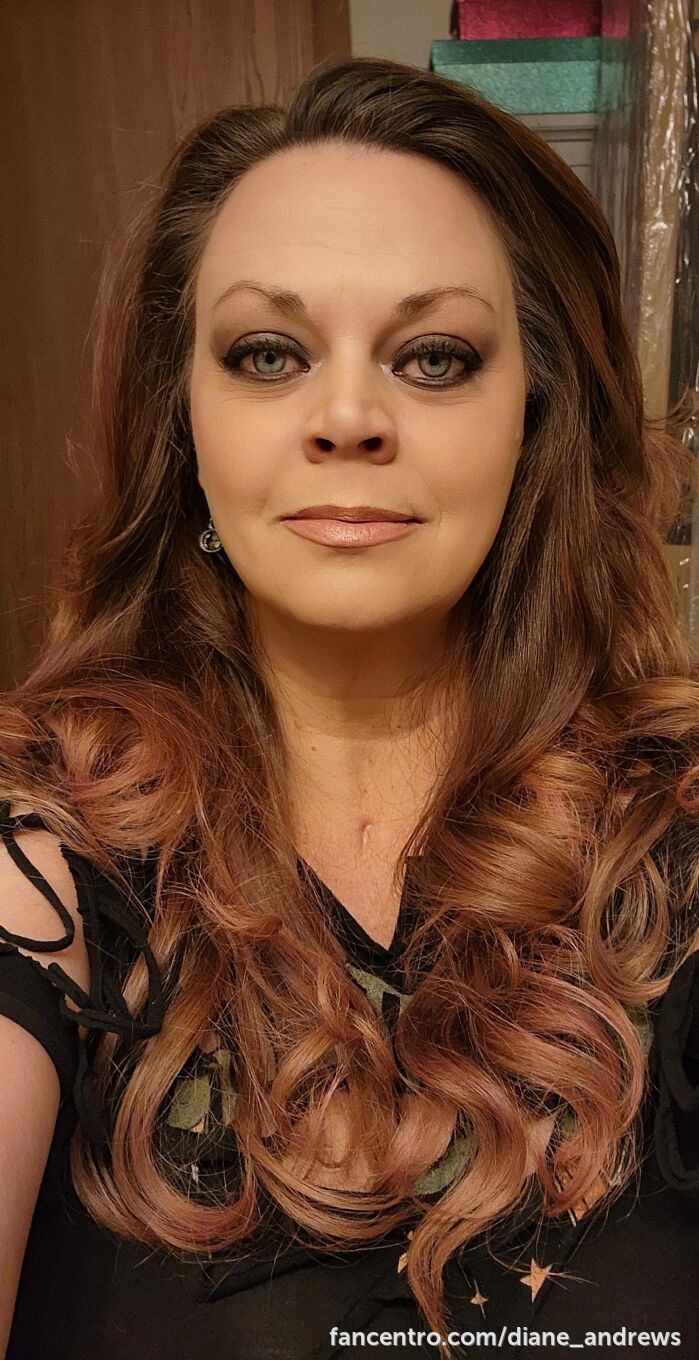 Diane Andrews Pictures and Videos & similar of @diane_andrews fancentro ...